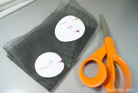 Halloween Ghost Costume DIY (Bed Sheet Ghost) - Press Print Party!