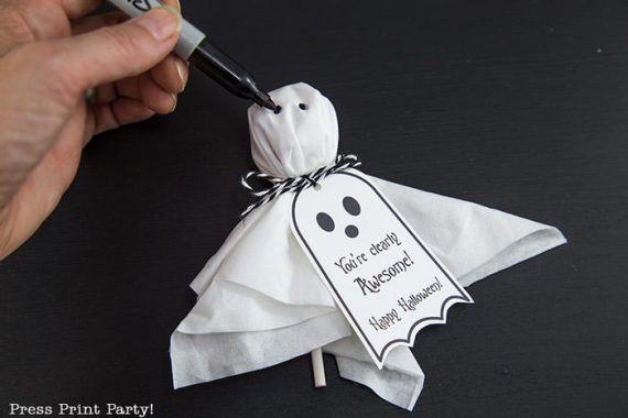 Ghost Lollipops w. FREE Printable Halloween tags