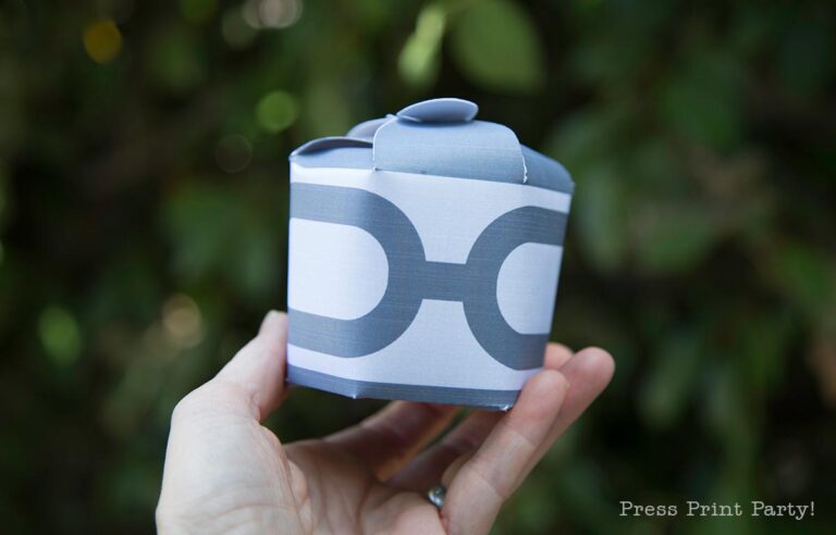 How to Make Hunger Games Parachute Favor Boxes and Wow Your Guests