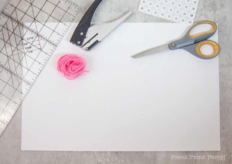 Make the Cutest Pilgrim Bonnet with Just Paper