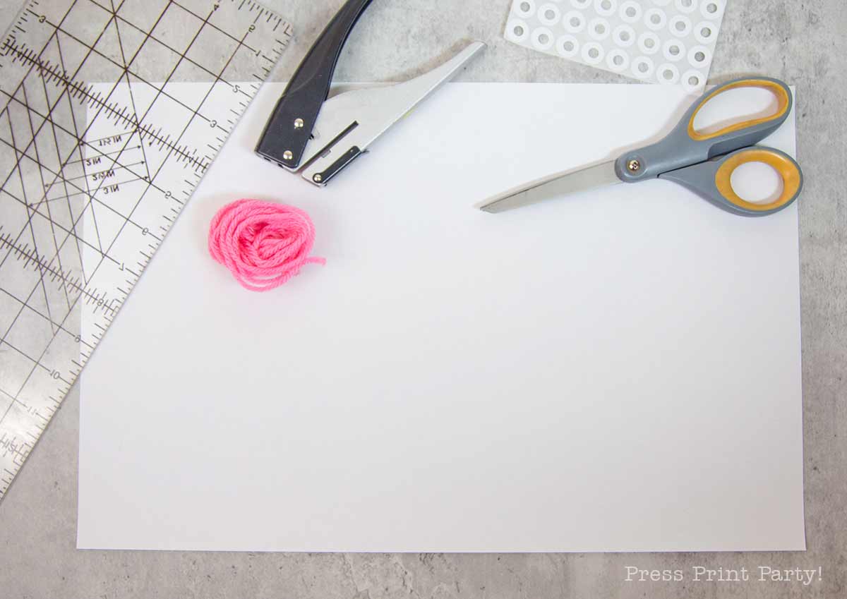 Make the Cutest Pilgrim Bonnet with Just Paper