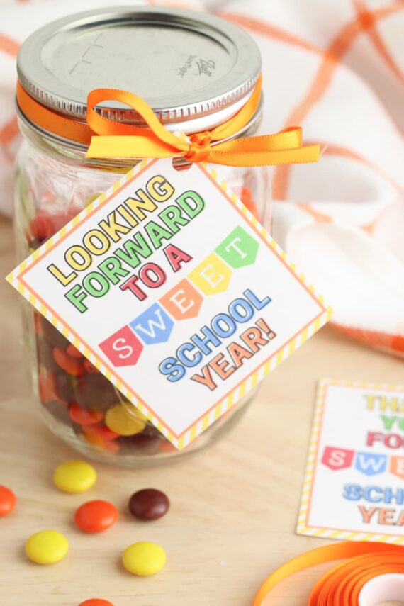 20 Thoughtful Back to School Gifts from Teacher to Students
